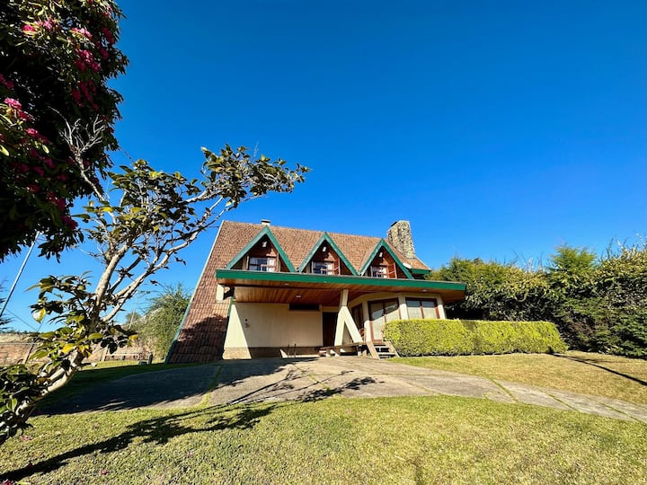 Casa Em Capivari, Quadra De Tênis E ÁRea Churrasco - Campos do Jordão