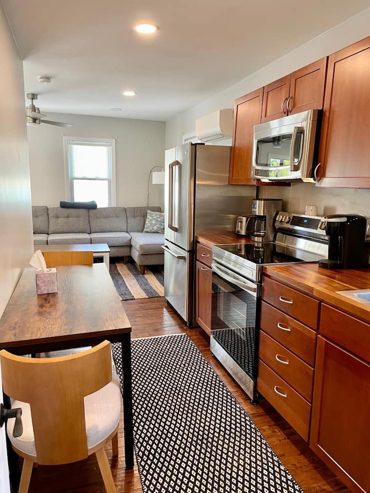 Charming Cozy Cabin-short Walk To Beach & Pier - Scarborough