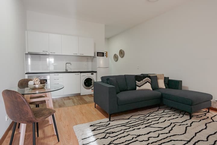 Modern Studio Near Metro Station With A/c &Heating - Senhora da Hora