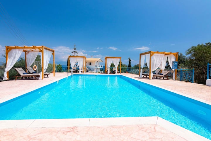 Koroni's Hidden Gem- Escape With Pool/up To 20 Ppl - Греция
