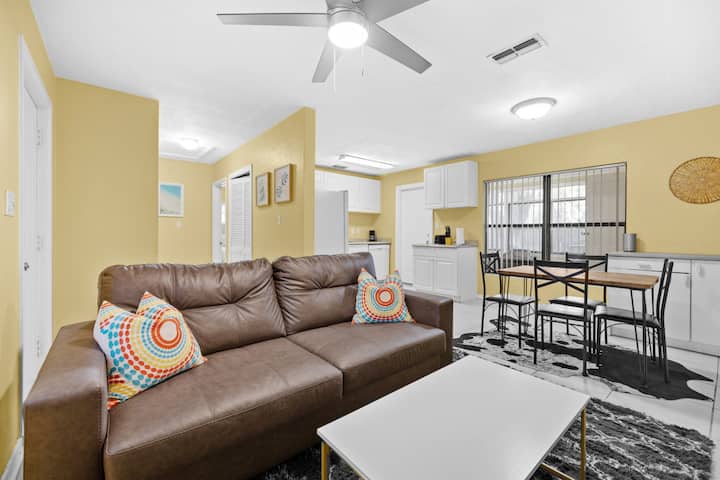 Spacious & Comfy 2 Br Duplex- Downtown - Gainesville, FL