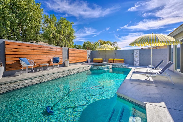 < 4 Mi To Old Town: Poolside Oasis In La Quinta - La Quinta, CA
