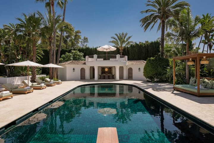 Luxury 8br Villa In Marbella’s Golden Mile - Marbella
