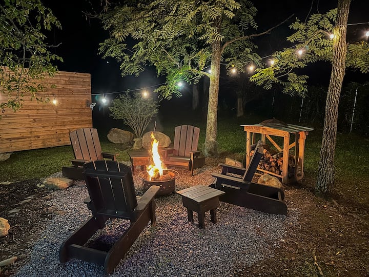 New Jacuzzi With Outdoor Tv, Arcade, Firepit - Cosby, TN