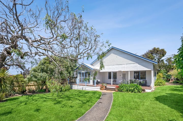 Esplanade Premium 33 - Torquay