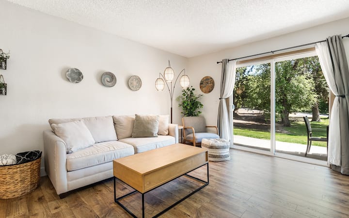 Beautiful Remodeled Condo Near Downtown And River - Bend, OR