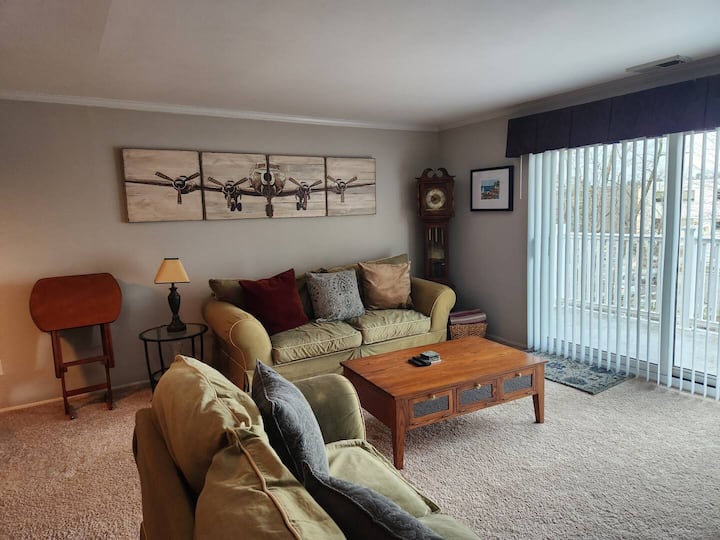 Beautiful Apt, W/office Area 2br, Long Term - Philadelphia