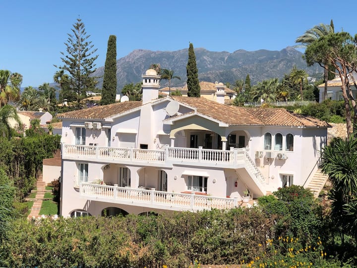 Villa Sol Y Mar Ideal For Groups Families Golfers - Marbella