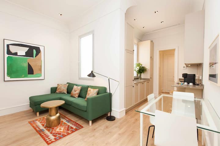 Isg Apartments: Cedaceros 1.4/parking - Seville