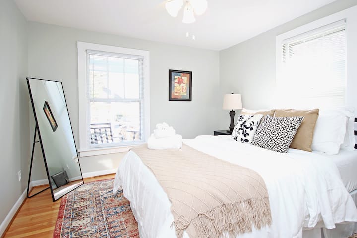 Sol, Washington Park, 2 Bed, 1 Bath Entire Home - Charlottesville, VA