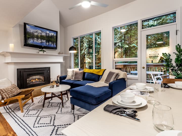 Mt Baker Resort Condo W/ River Views & Amenities - Glacier, WA