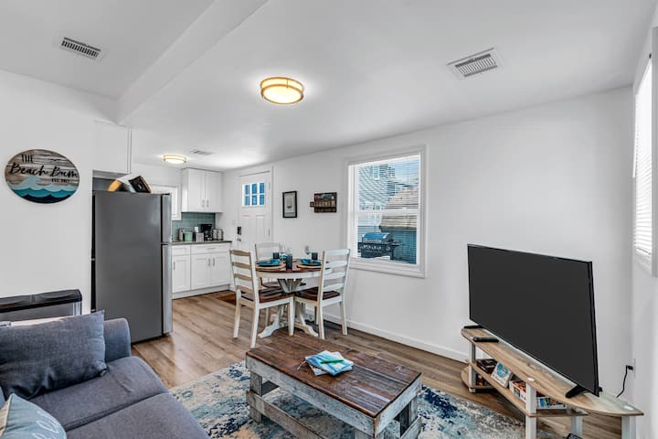 Beachside Bliss: Easy Ocean Access & Grill - Lake Como, NJ