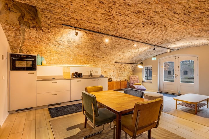 Luxurious Renovated Canal Apartment On A Location - Utrecht