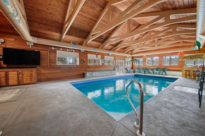 Smith's Point Retreat On Lake Winnipesaukee With - Lake Winnipesaukee, NH