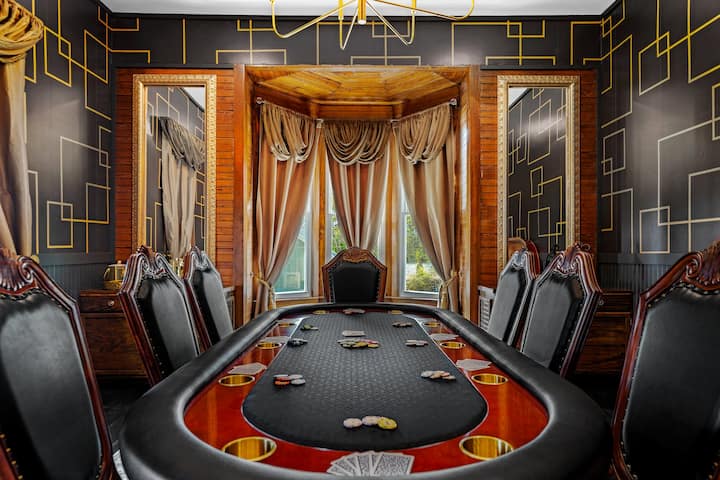 Luxury Stay, Secret Door, Poker Table, Sleeps 8 - Kerrville, TX