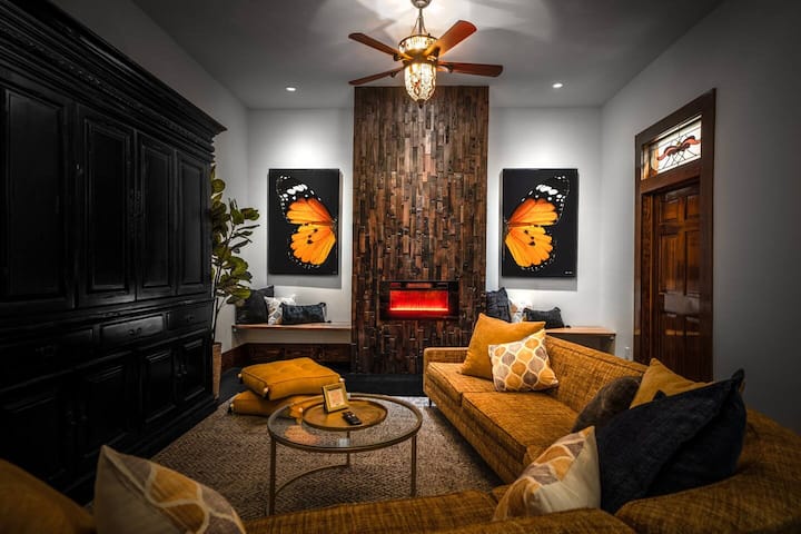 Luxury Stay, Secret Door, Poker Table, Sleeps 8 - Kerrville, TX