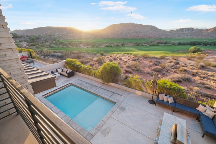 The Fairway Retreat • Private Pool & Spa•sleeps 30 - Utah