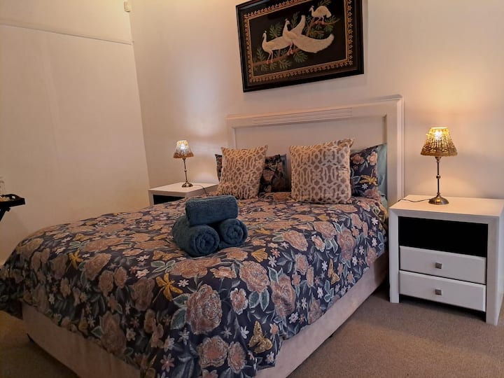 Luxury Queen Room 1 - Greyton
