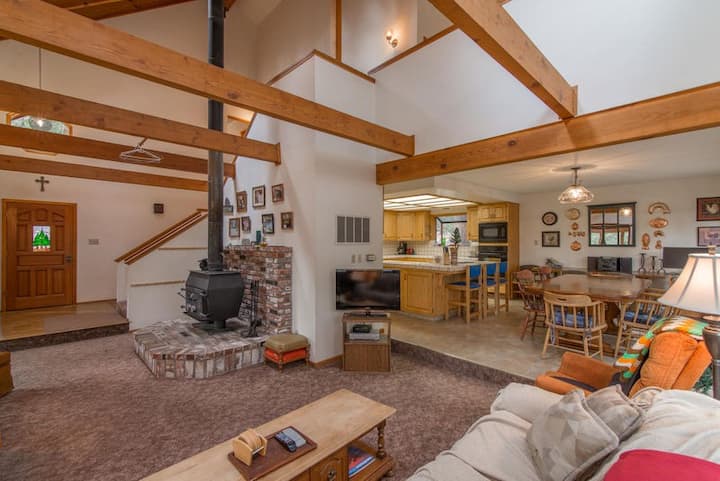 Beacon Abode*pet-friendly*near Downtown Truckee - Truckee, CA
