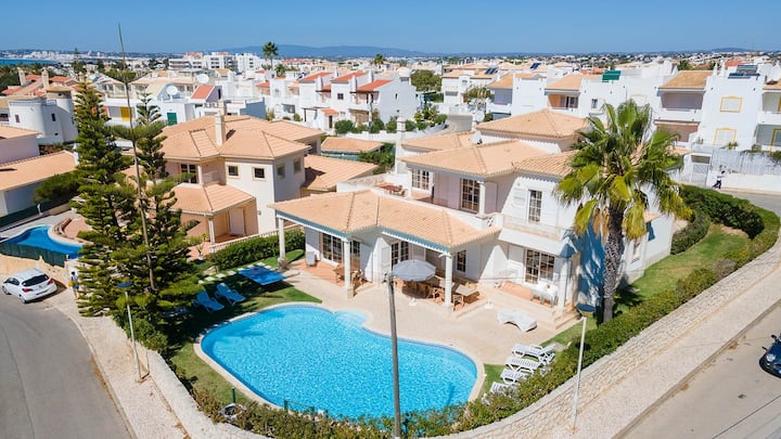 Villa Gale Grande -  Bright Airy Property With A P - Carvoeiro