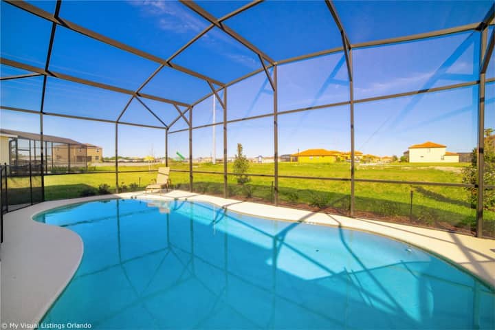 Spacious Family Villa W/ Pool & Themed Bedrooms - Davenport, FL