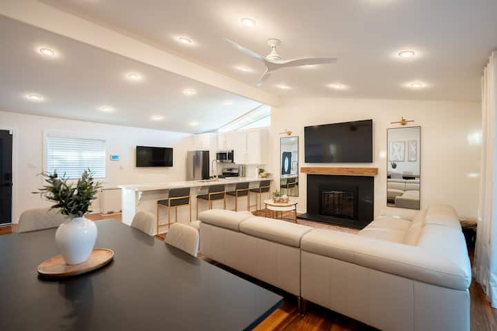 New Modern Lux: Family & Exec Friendly. Prof Clean - Anaheim