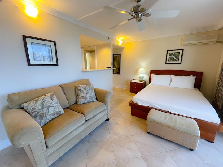 Charming Royal Garden Studio | Private Lanai - Honolulu