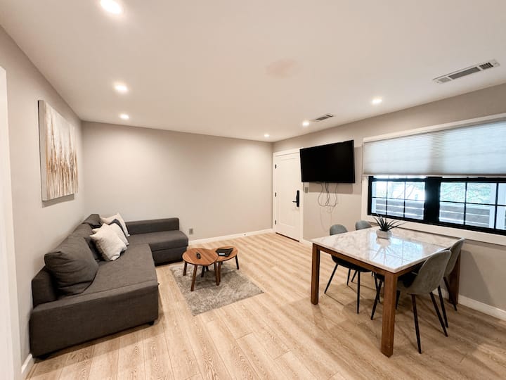 Renovated Modern Beach Condo In Front Of The Sand - Virginia