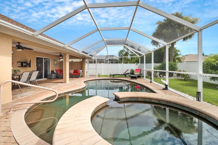 Jenny 1060 Family Vacation Home W/ Fenced Yard And Private Pool & Spa - Pine Island, FL