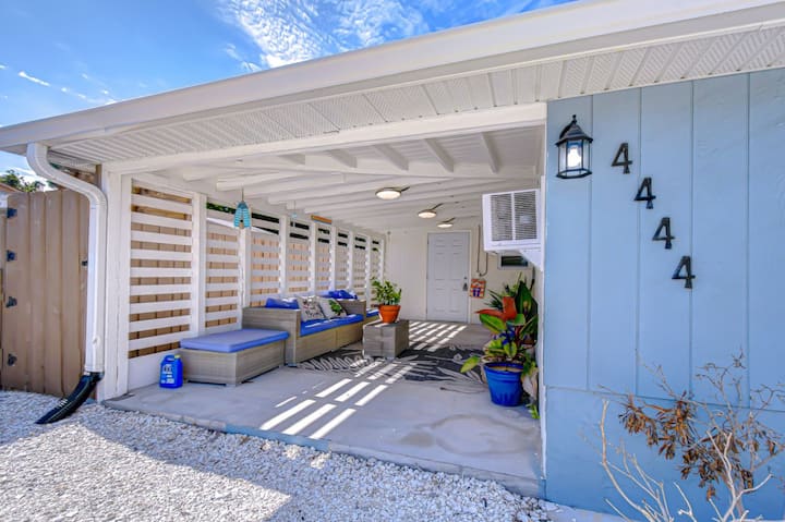 Lady Palm: 2/1 W Garden Vibes Three Miles To Img - Bradenton, FL