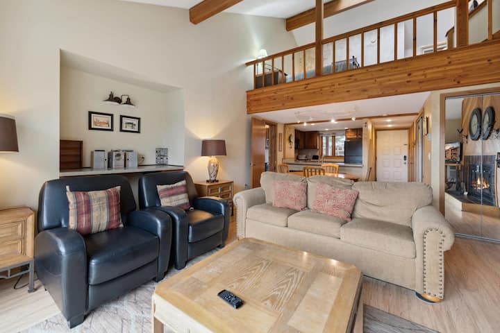 Shanty Creek Penthouse - On The Resort! - Mancelona