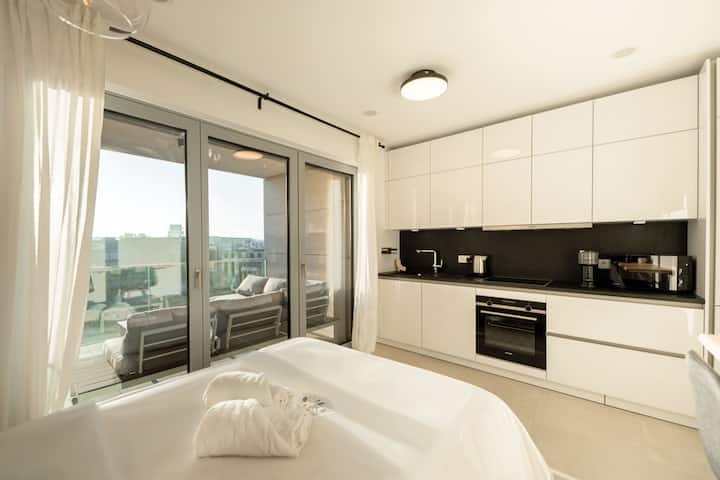 Cozy Studio Near Cloche D'or W/ Balcony & Wi-fi - Luxembourg City