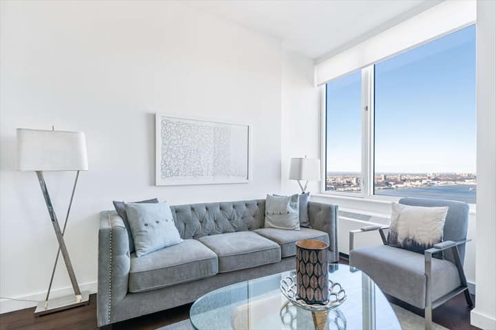 Upscale Midtown Penthouse 1br W River Views - 曼哈頓