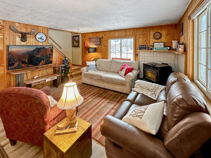 Charming Mccall Cabin W/ Hot Tub, Near Davis Beach - McCall, ID