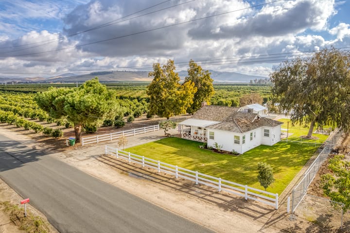 Orange Blossom Cottage Near Sequoias W/ev Charger - エクセター, CA