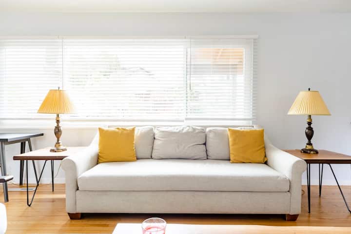 3-bedroom Hillside Home Minutes From Oakland's Zoo - Oakland, CA