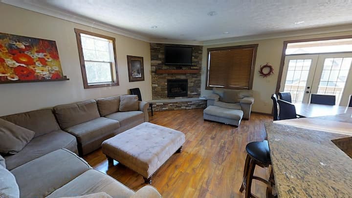 Black Bear Crossing #31 - 7br - Room For All - Snowshoe, WV