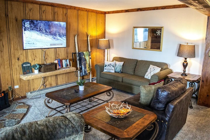 3br Summit Retreat, Short Walk To Village & Slopes - Snowshoe, WV