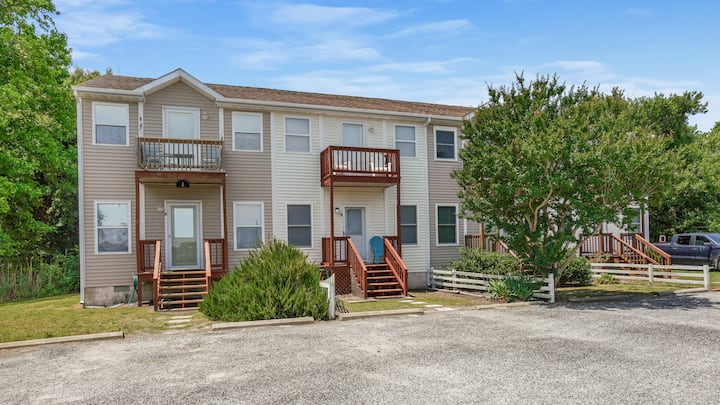 Vast Views - Pet Friendly; Shared Pool! - Chincoteague, VA