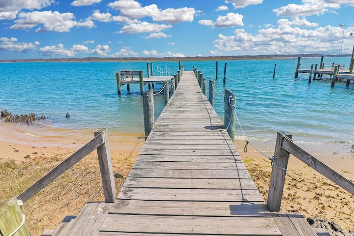 Herbie’s Hideaway | Water Views + Screened Porch - Chincoteague, VA