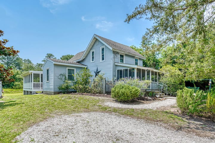 Homestead | Porches, Outdoor Shower, North Main - Chincoteague, VA