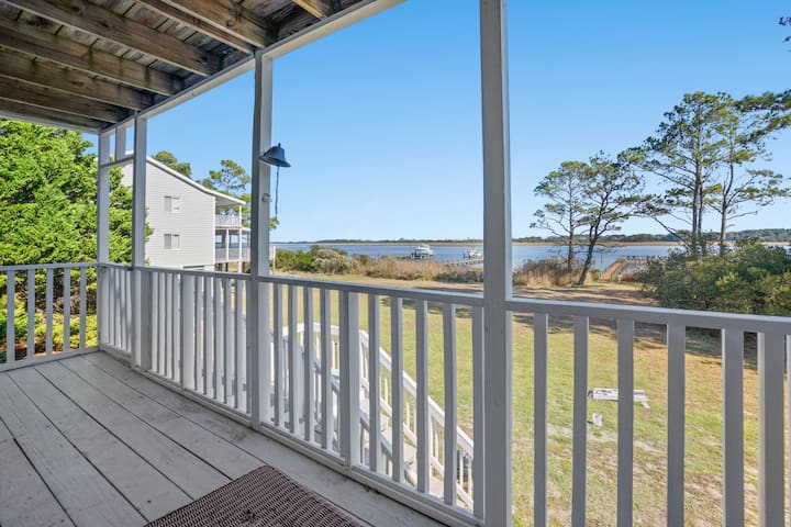 Island Sunrise | Deep Water Dock + Pet Friendly - Chincoteague, VA