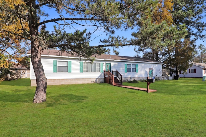 Island Thyme | Hot Tub + Walk To Carnival - Chincoteague, VA