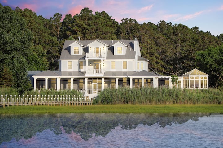 June’s Retreat | Waterfront Estate, Boat Dock - Chincoteague, VA