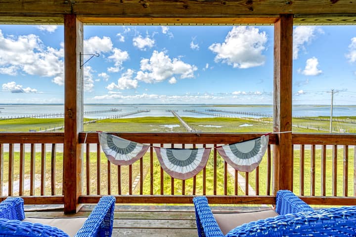 Blue Chair Bay | Bayfront Screened Porches + Pier - Chincoteague, VA