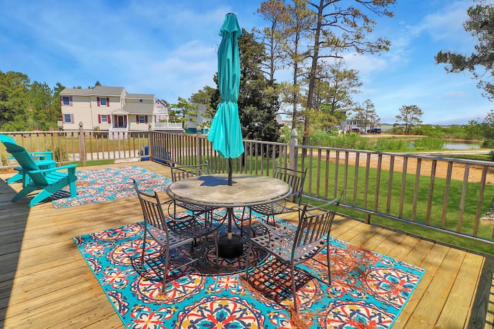 Southern Dream | Water View + Screened Porch - Chincoteague, VA