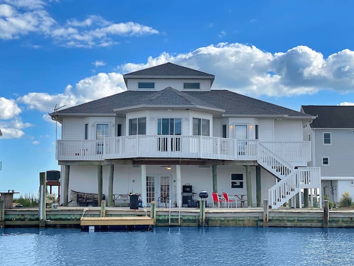 Sun Rayes - Pet Friendly; Waterfront W/ Boat Dock! - Chincoteague, VA