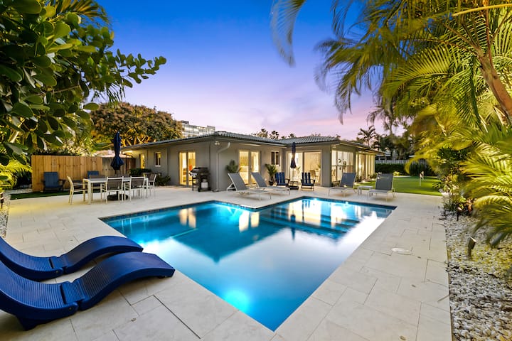 Paradise Found – Fun In The Sun, Walk To Beach! - Fort Lauderdale