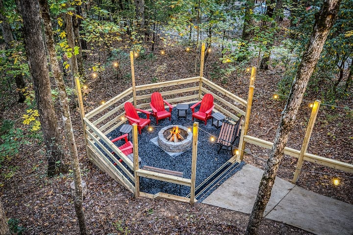 Cozy Cabin With Hot Tub, Fire Pit, Games, Dogs Ok - ジョージア州