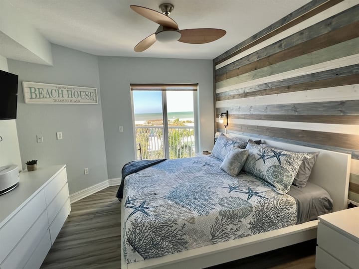 Slow M’ocean Penthouse 727@251&8659 - Treasure Island, FL